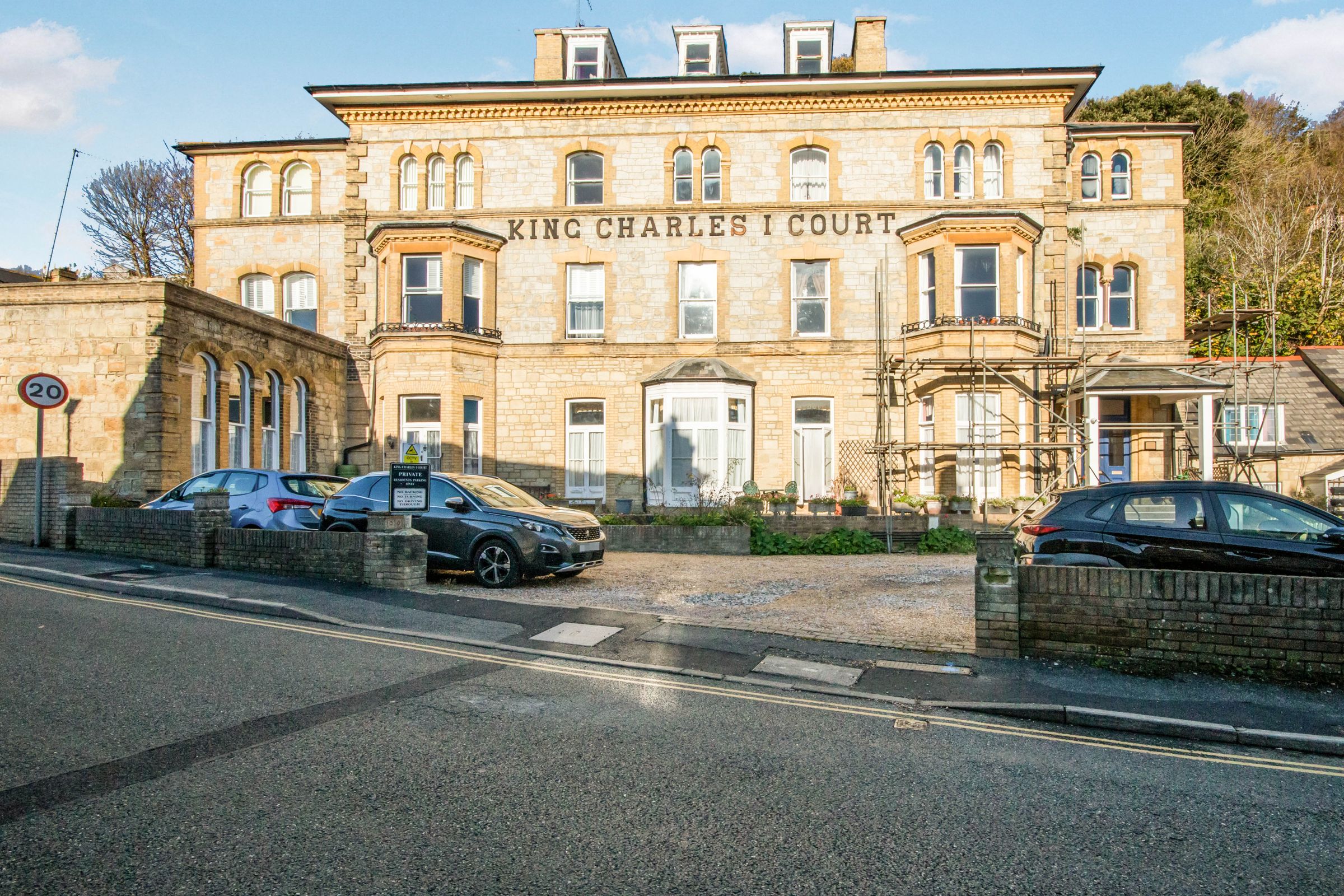2 bed flat to rent in Grove Road, Ventnor PO38 - Zoopla