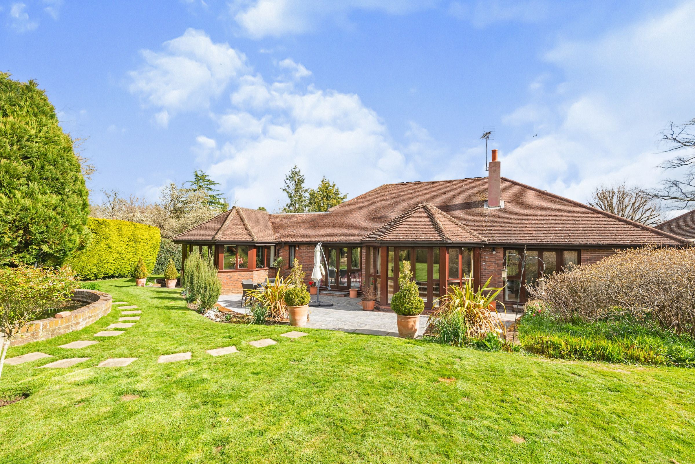 4 bed bungalow for sale in Little Bookham Street, Little Bookham ...