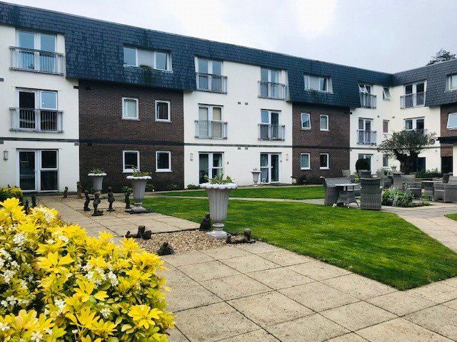1 bed flat for sale in Willow Court, Clyne Common, Swansea, Abertawe ...