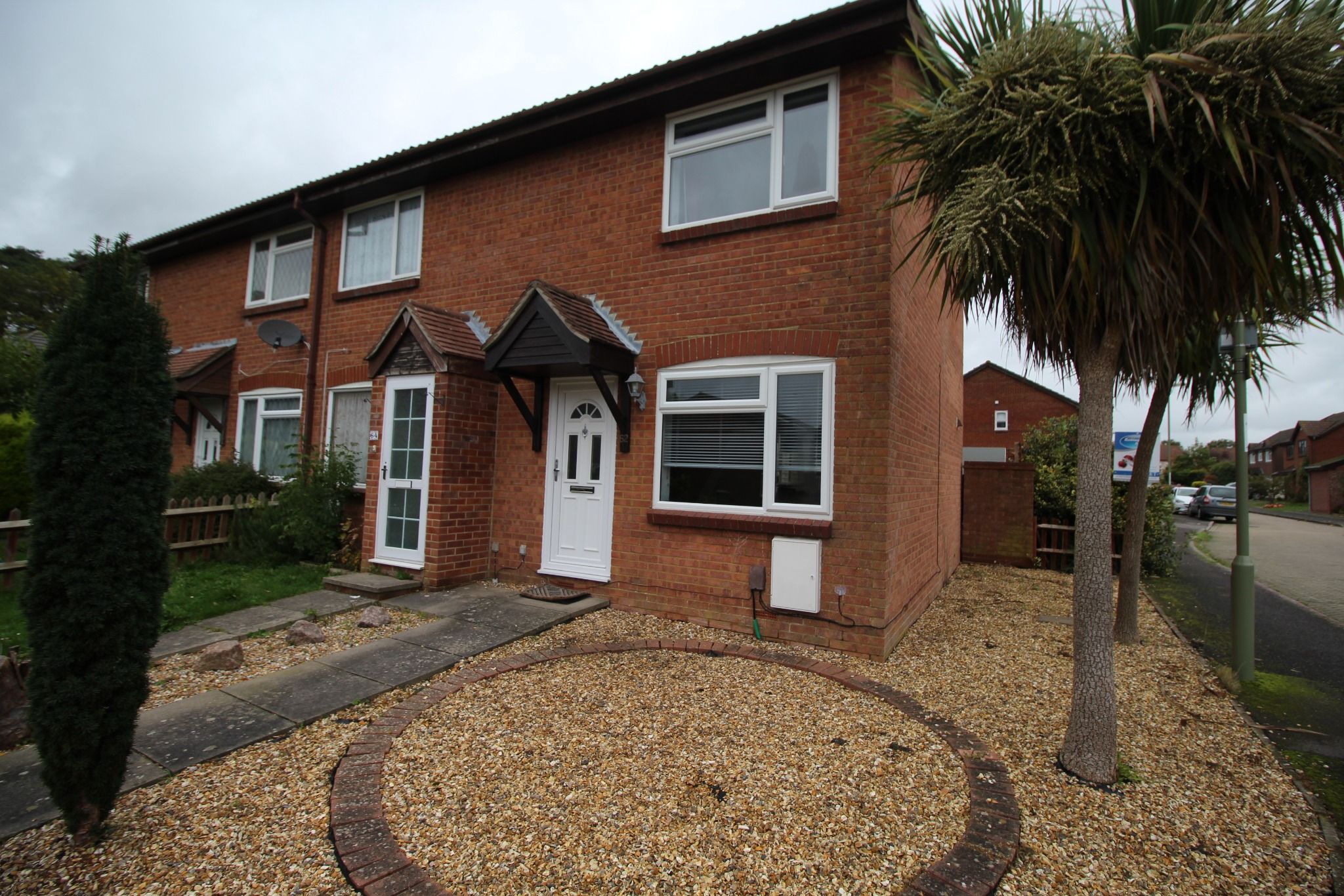 2 Bed End Terrace House To Rent In Hollybrook Gardens Locks Heath
