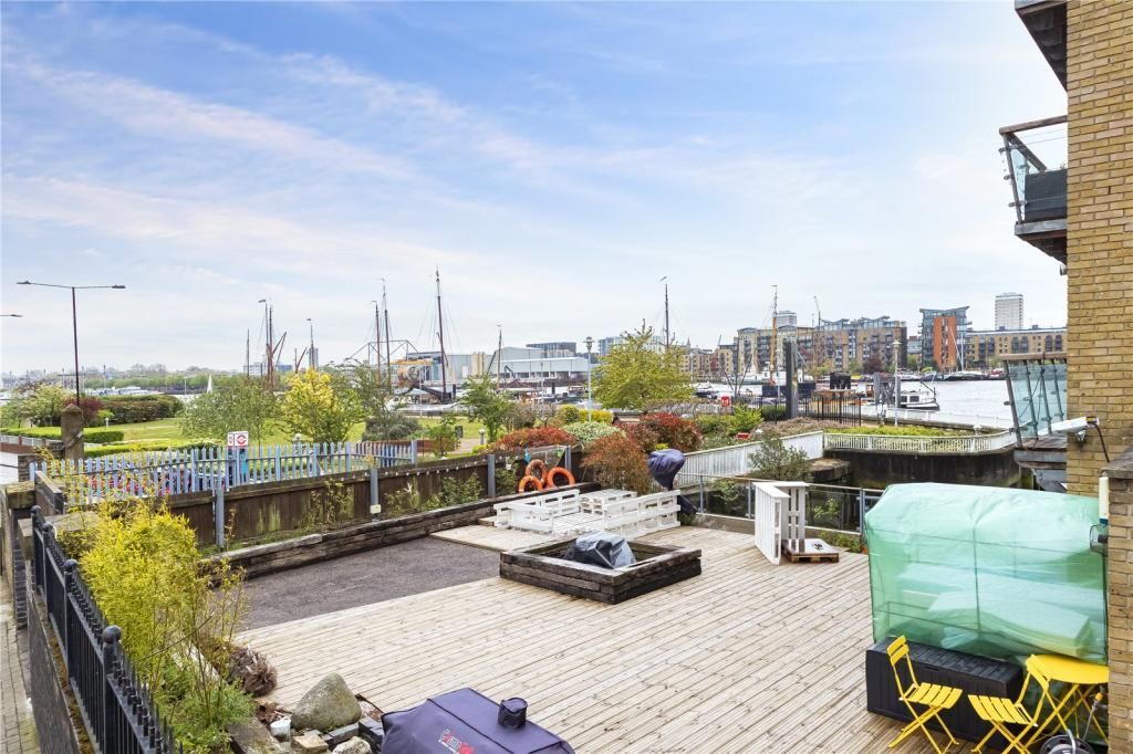 3 bed flat for sale in Flat, Riviera Court, St. Katharines Way, London ...