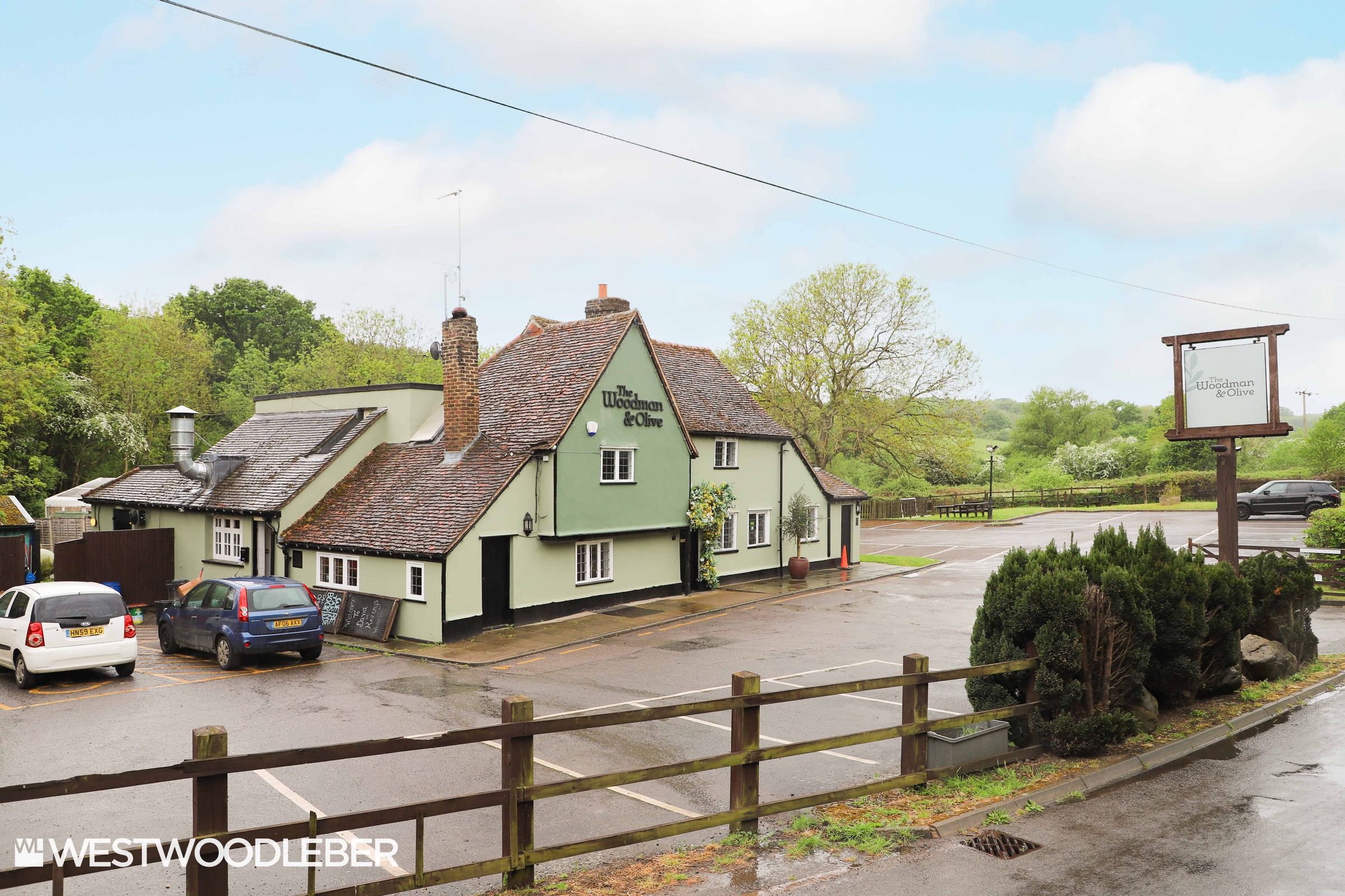 2 bed flat to rent in Wormley West End, Broxbourne EN10 - Zoopla