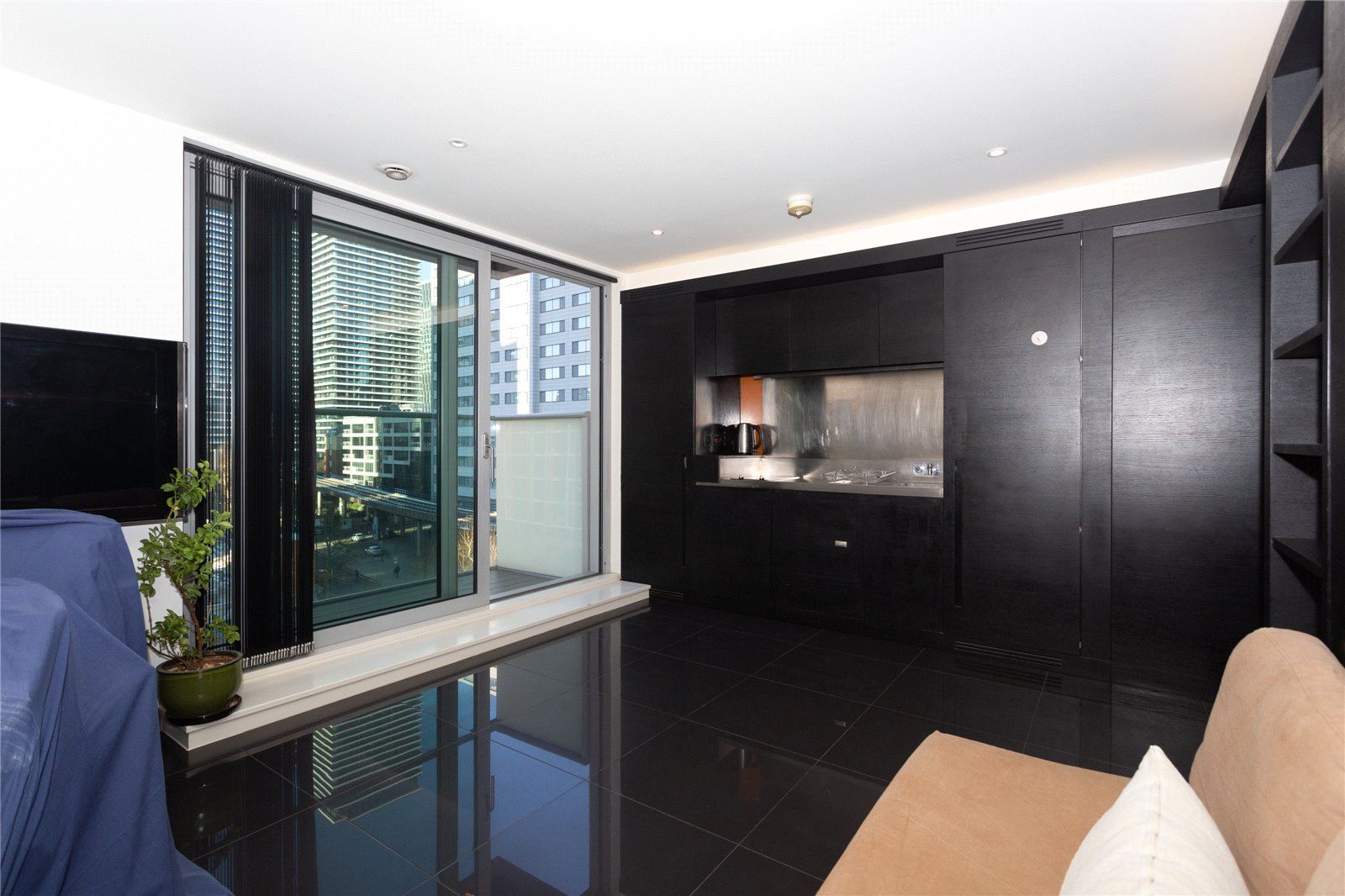 Studio to rent in Pan Peninsula West Tower, Canary Wharf E14 - Zoopla