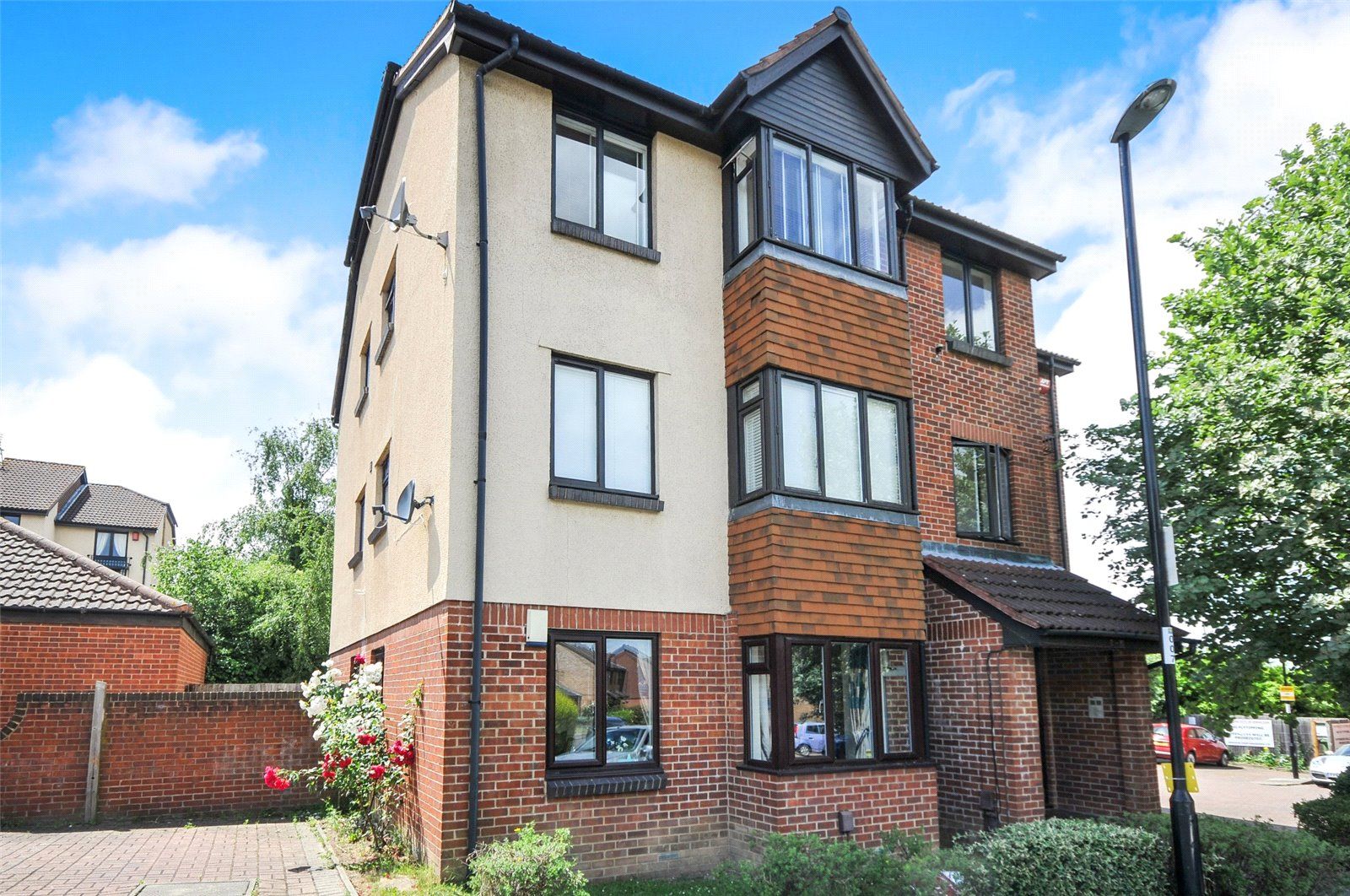 2 bed flat for sale in Gables Close, London SE12 - Zoopla