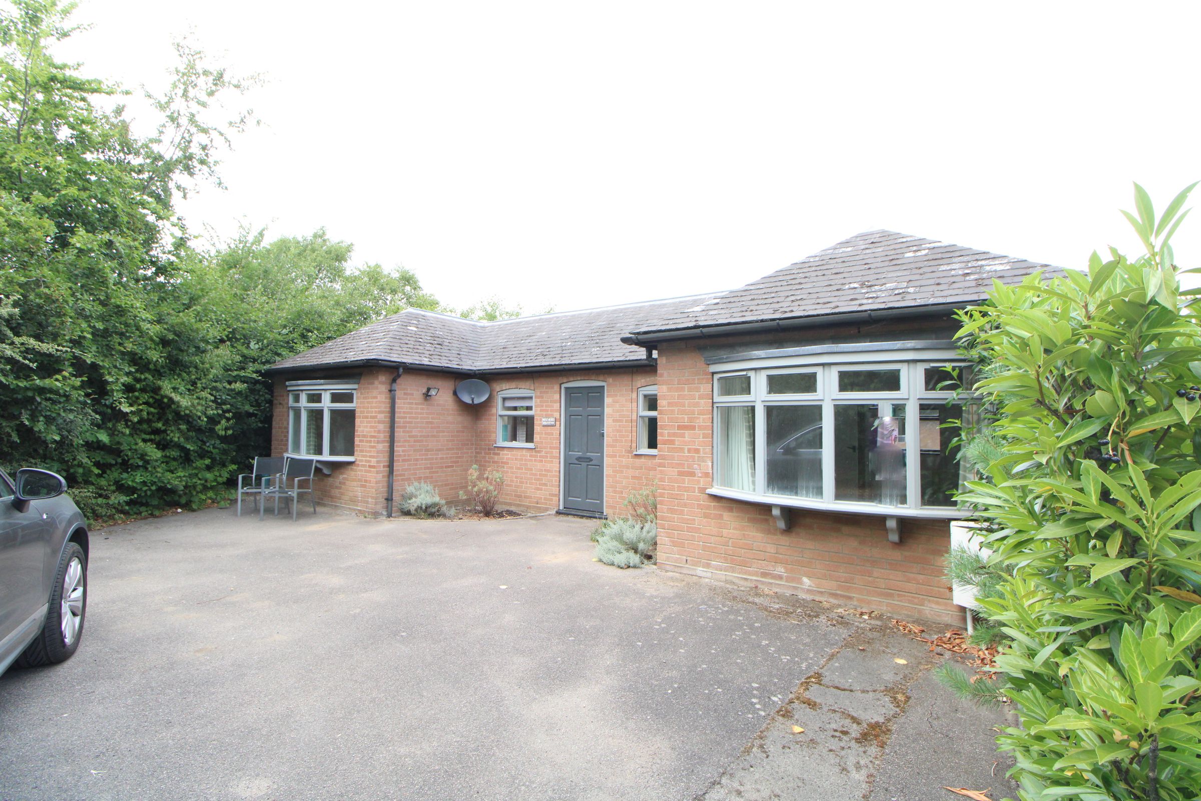 2 bed detached bungalow to rent in Lexden Road, Colchester CO3 - Zoopla