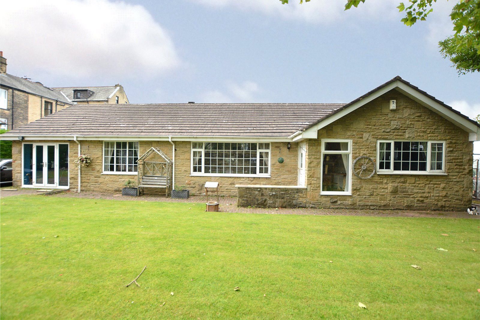 4 Bed Detached Bungalow For Sale In The Boulevard Farsley Pudsey