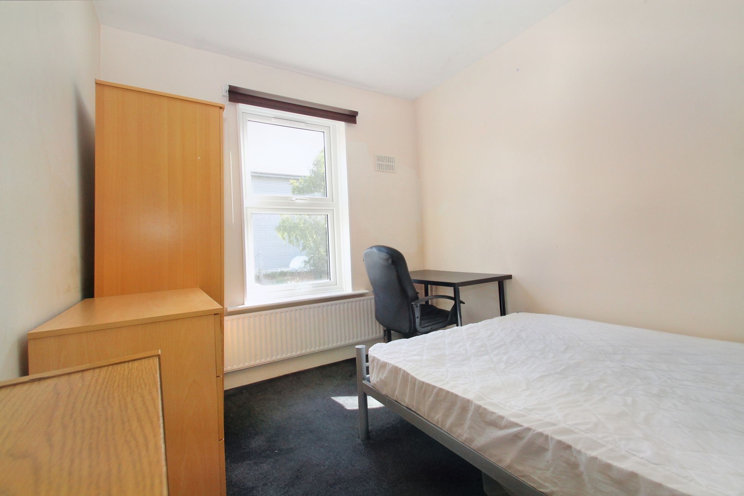 6 bed semi-detached house for sale in Cowley Mill Road, Uxbridge ...