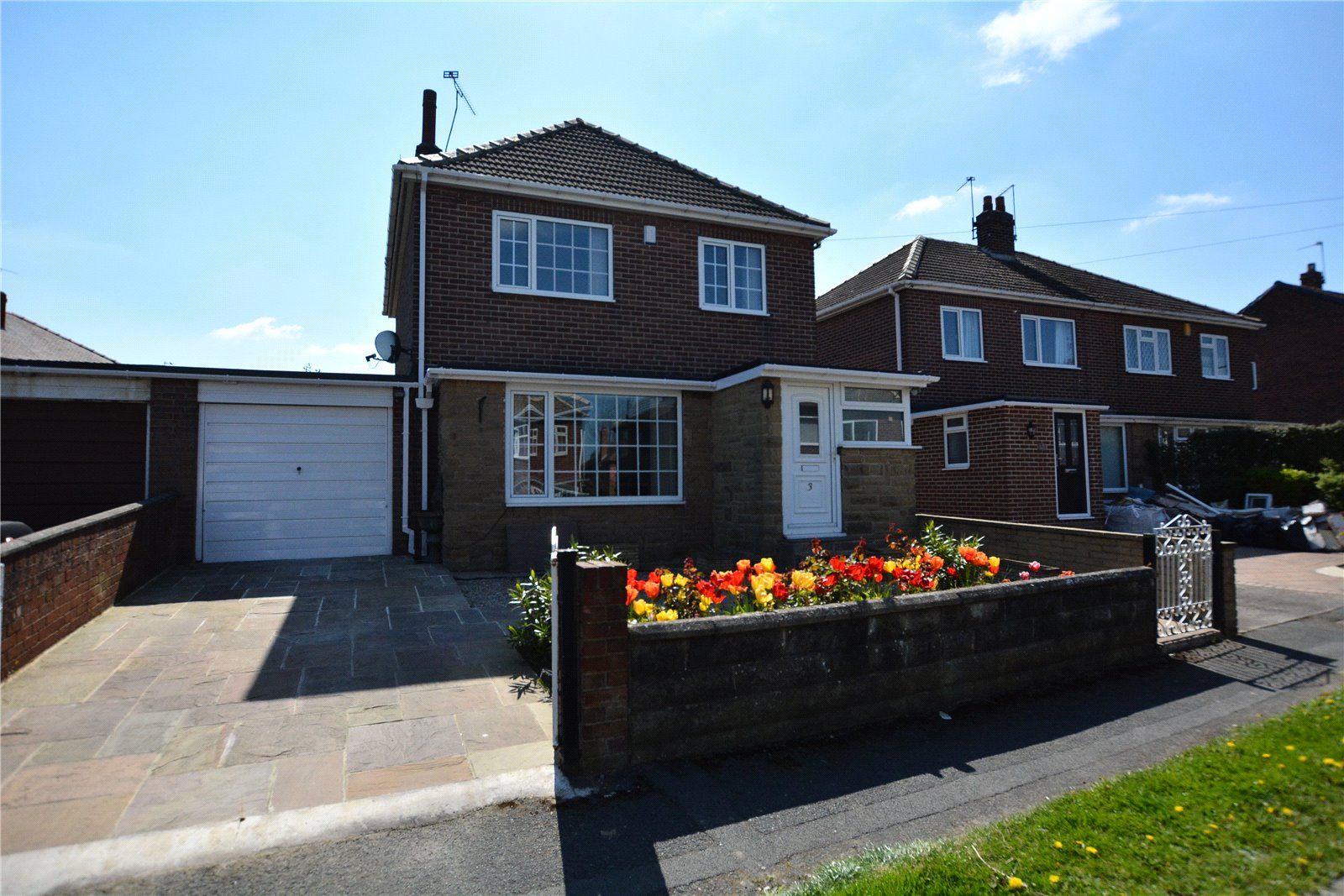 3 bed detached house for sale in Greenmoor Close, Lofthouse, Wakefield ...