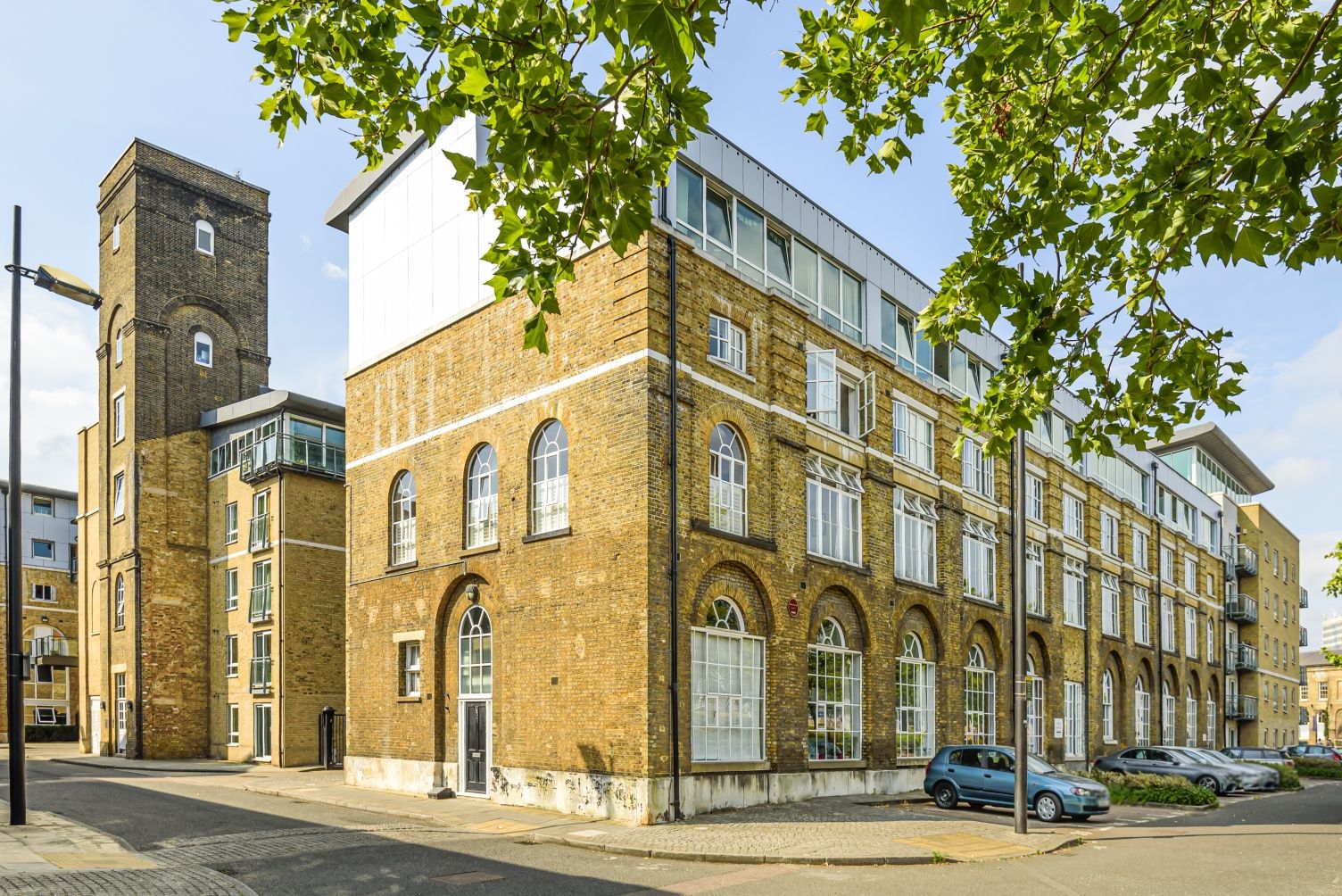 2 bed flat for sale in Hopton Road, London SE18 - Zoopla