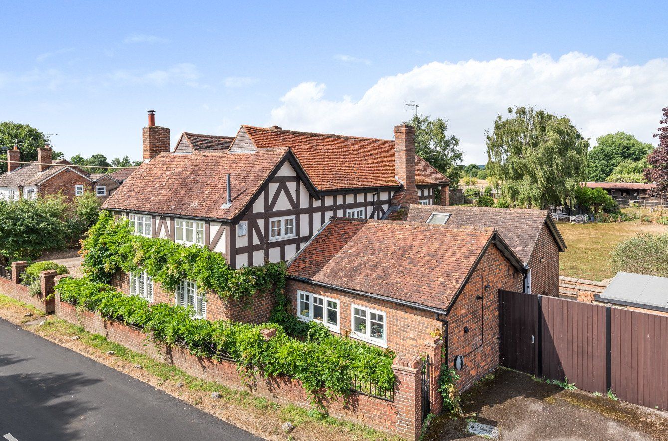 5 bed detached house for sale in Laddingford, Maidstone ME18 - Zoopla