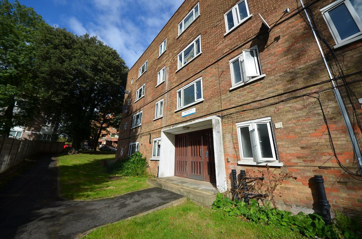 Studio for sale in Matlock Court, Denmark Hill Estate, London SE5 - Zoopla