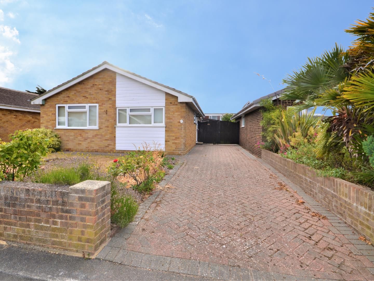 2 Bed Semi Detached Bungalow For Sale In Cornwallis Close Eastbourne