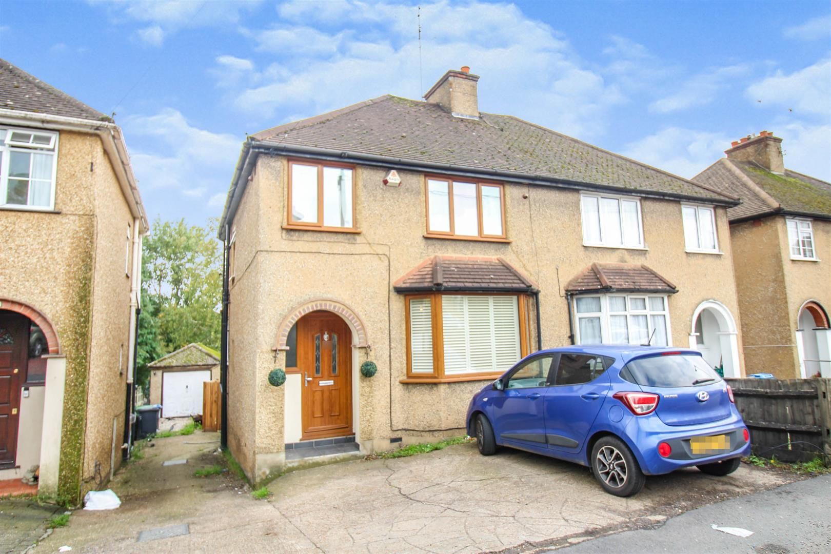 3 Bed Semi Detached House For Sale In Belswains Lane Hemel Hempstead
