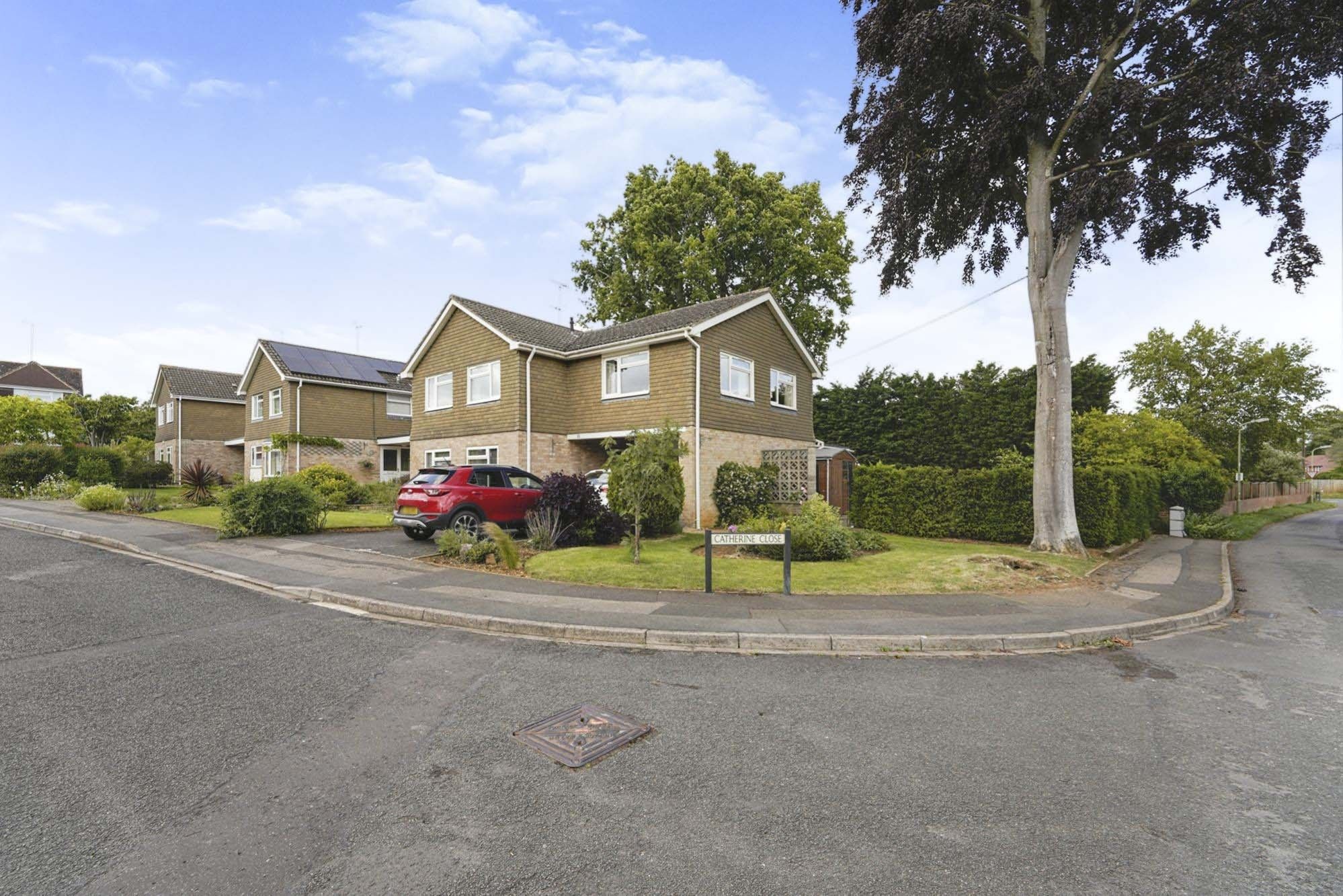 5 Bed Detached House For Sale In Catherine Close Shrivenham Swindon