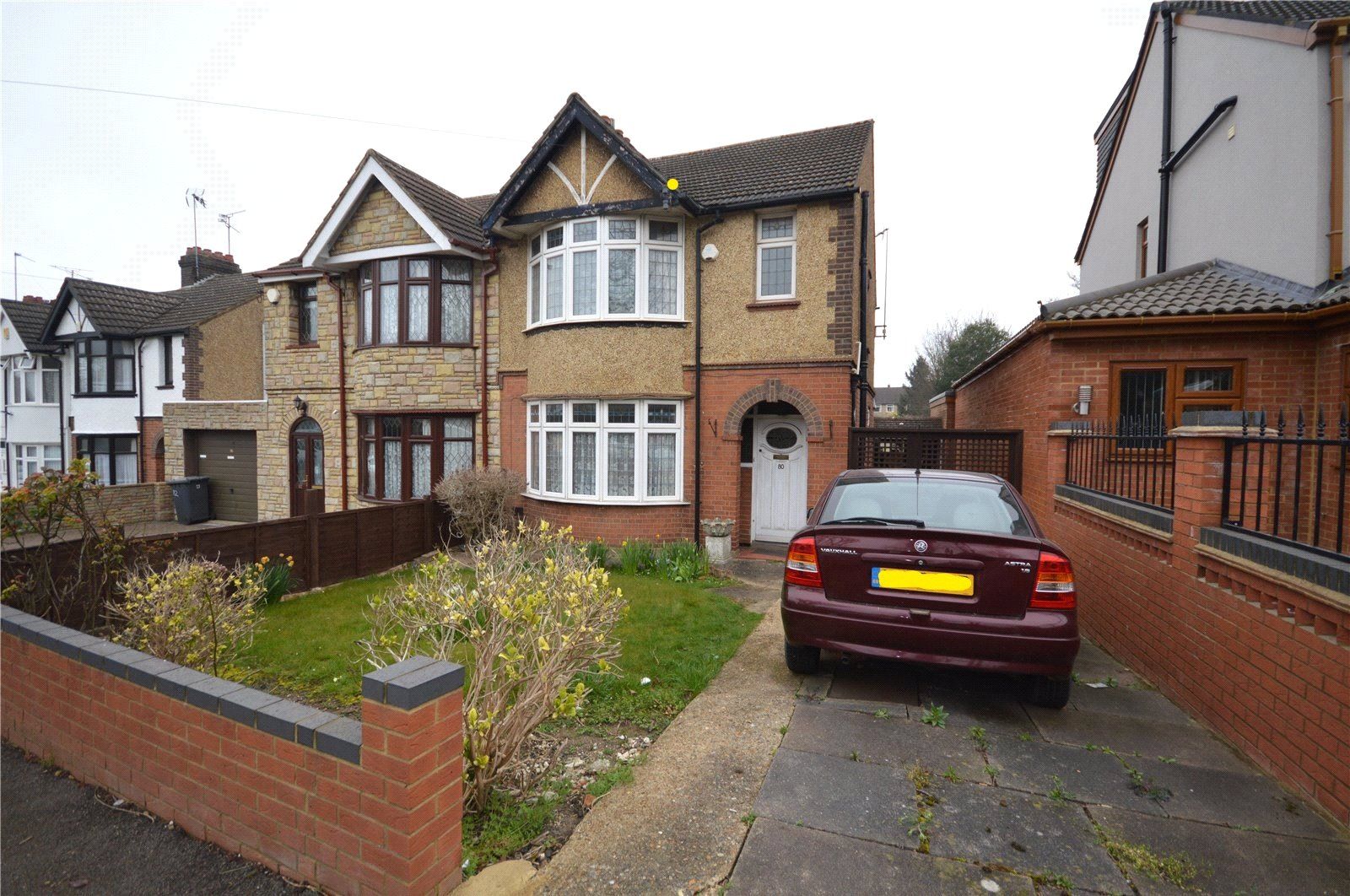 3 Bed Semi Detached House For Sale In Oakley Road Luton Bedfordshire