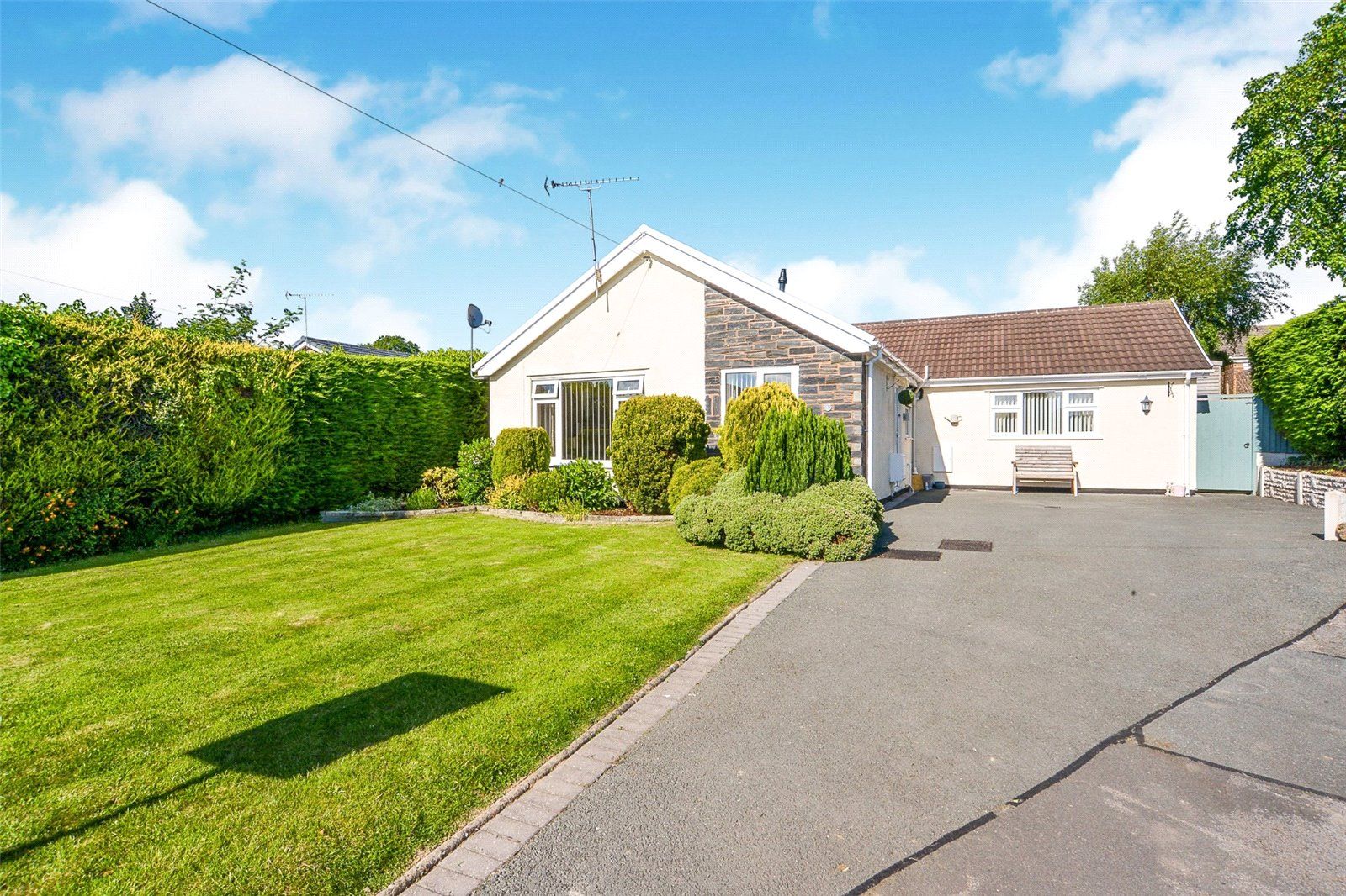 3 bed bungalow for sale in Llwyn Onn, Off Bishops Walk, St Asaph ...