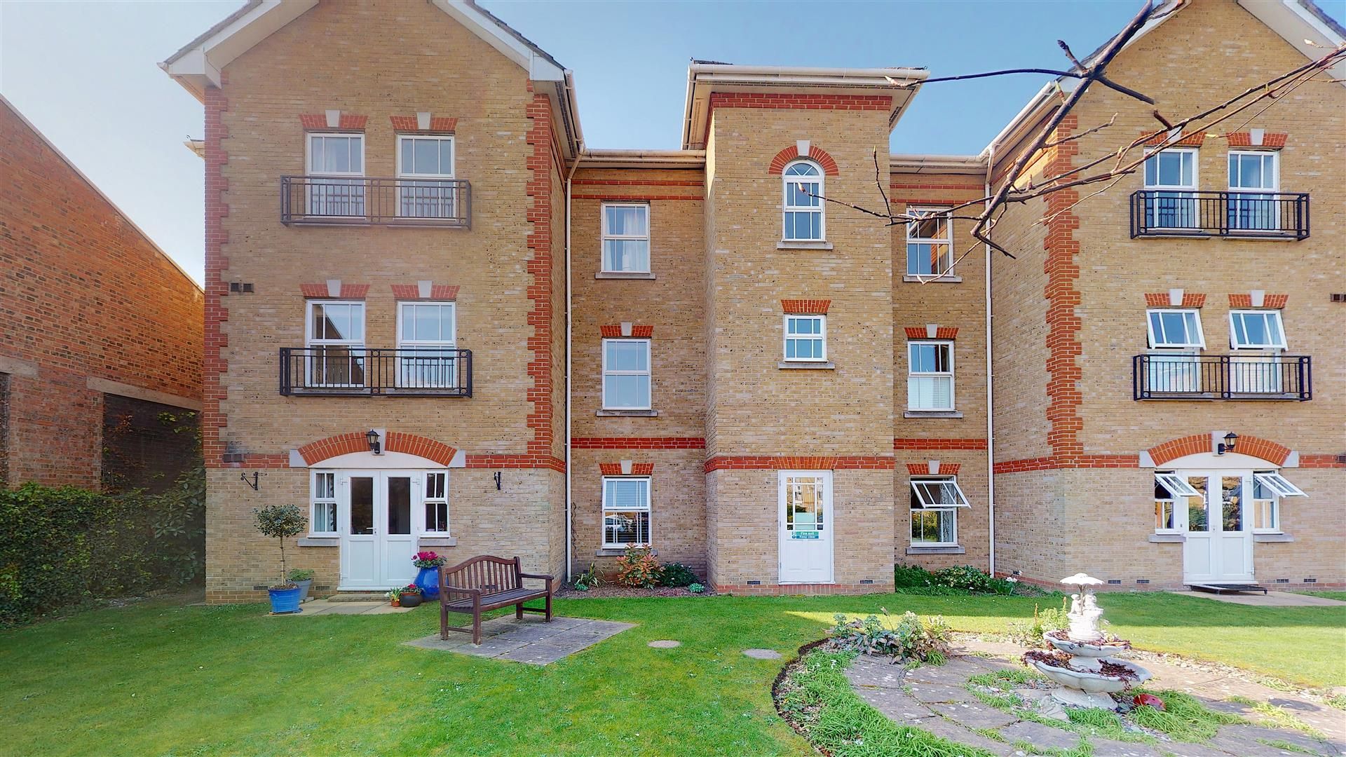 2 bed flat for sale in Draper Close, Isleworth TW7 - Zoopla