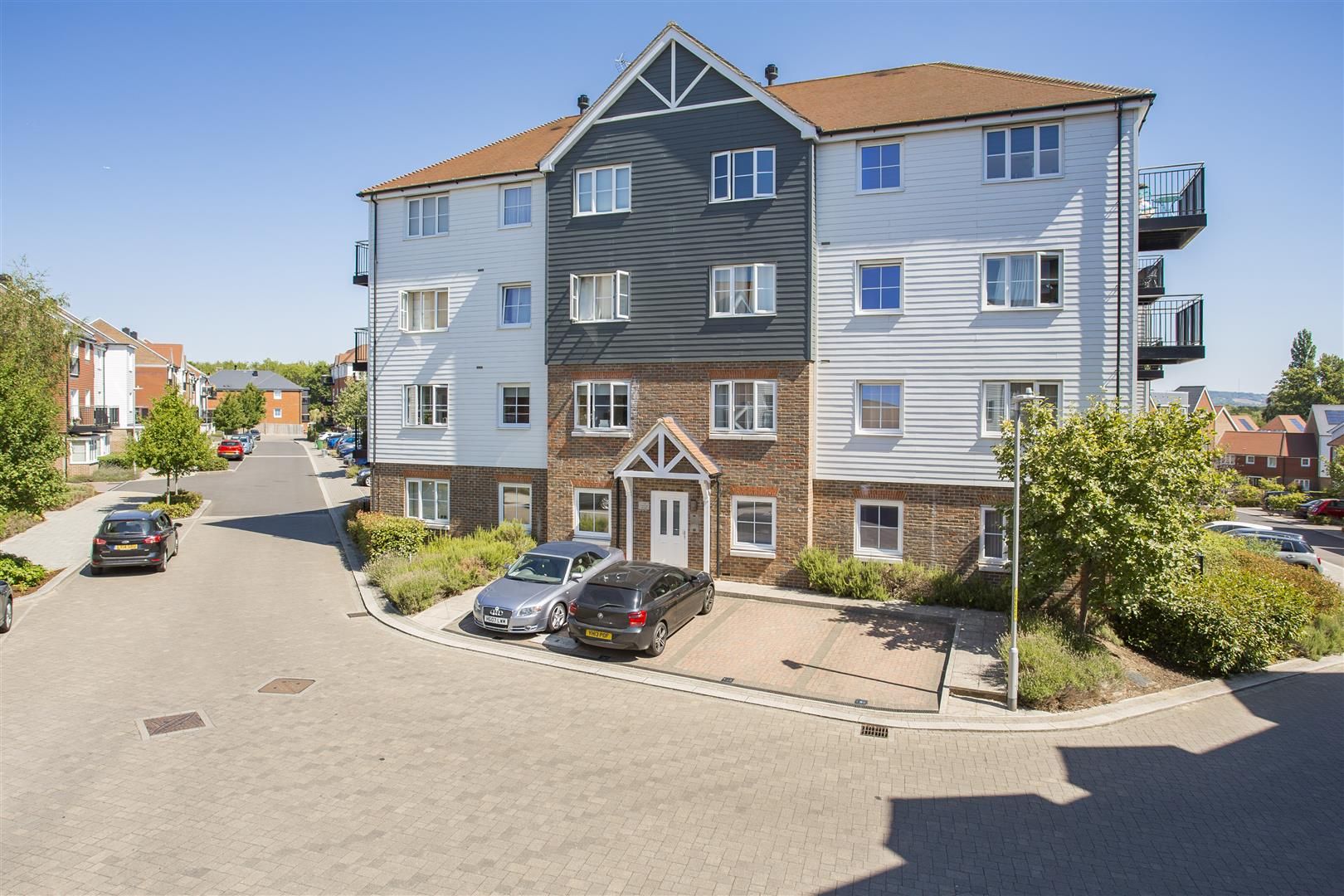 2 bed flat for sale in Eden Road, Dunton Green, Sevenoaks TN14 - Zoopla