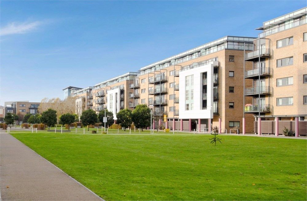 2 bed flat for sale in Ferry Court, Cardiff CF11 - Zoopla