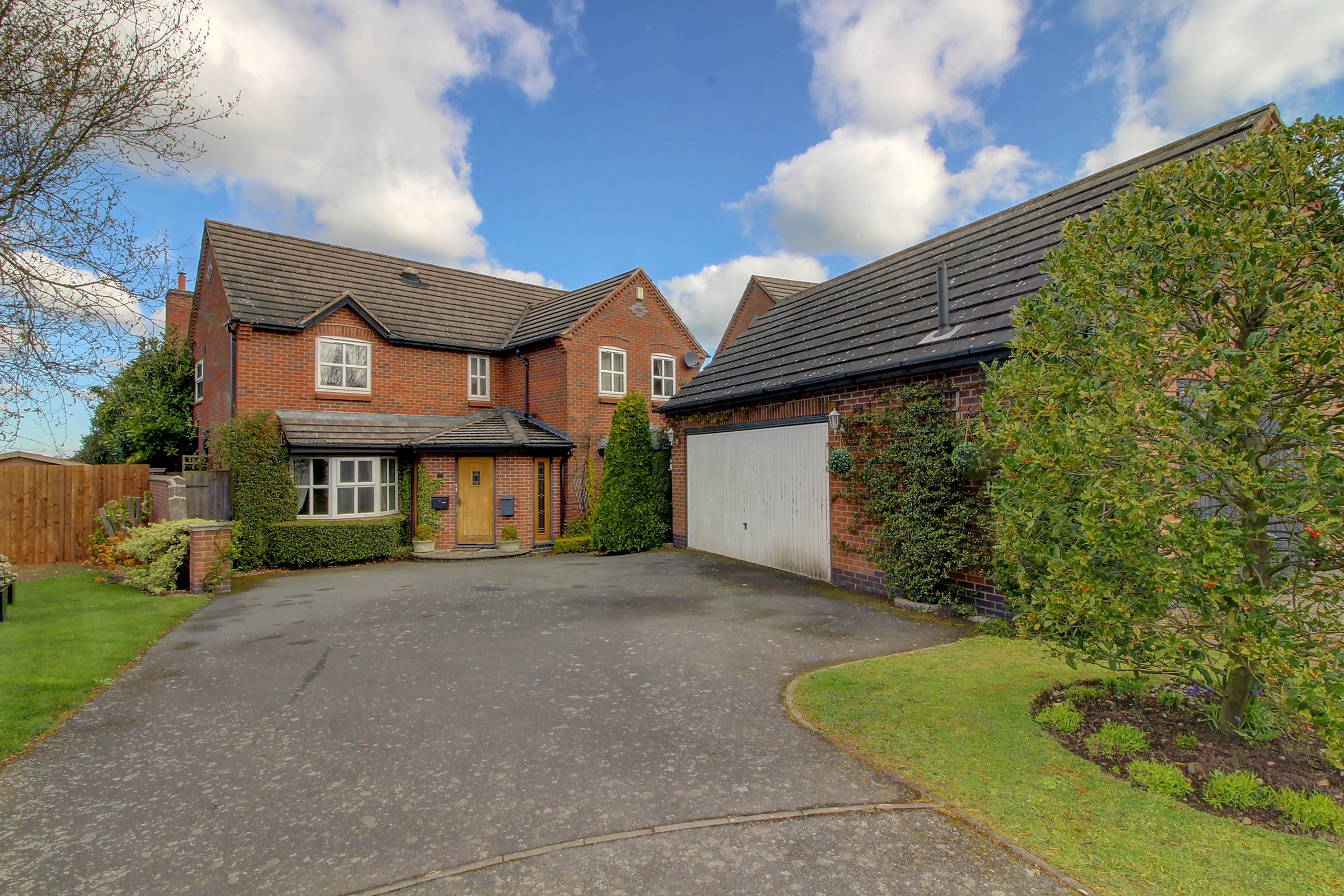5 bed detached house for sale in Hill Close, Peckleton, Leicester LE9 ...