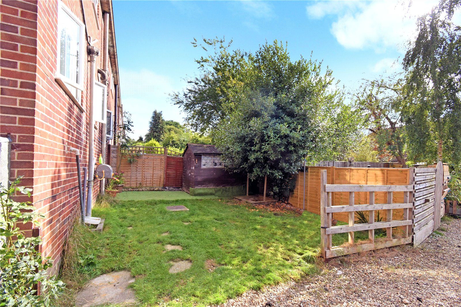 2 bed maisonette for sale in Paddock Road, Newbury, Berkshire RG14 - Zoopla