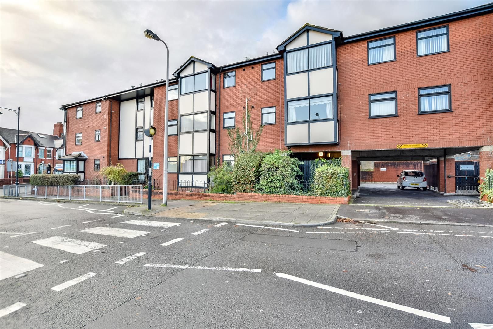 2 bed flat for sale in Wyndham Street, Barry CF63 - Zoopla