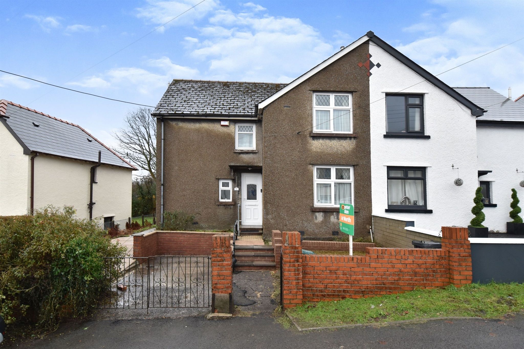 3 Bed Semi Detached House For Sale In Brondeg Heolgerrig Merthyr