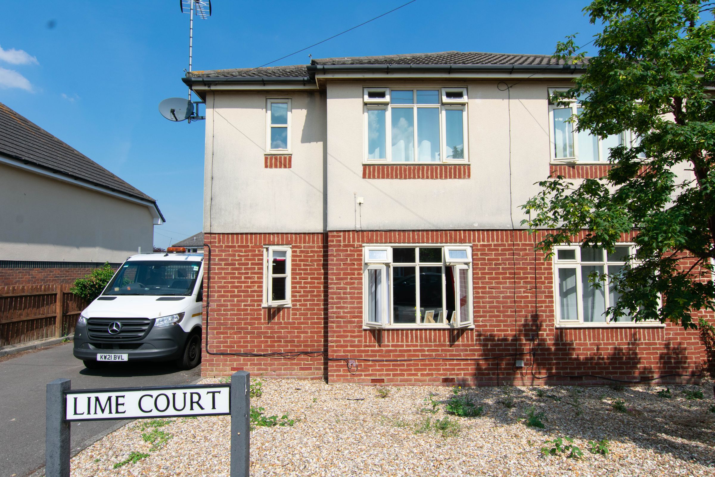 1 bed flat for sale in Grove Road, Churchdown, Gloucester GL3 - Zoopla