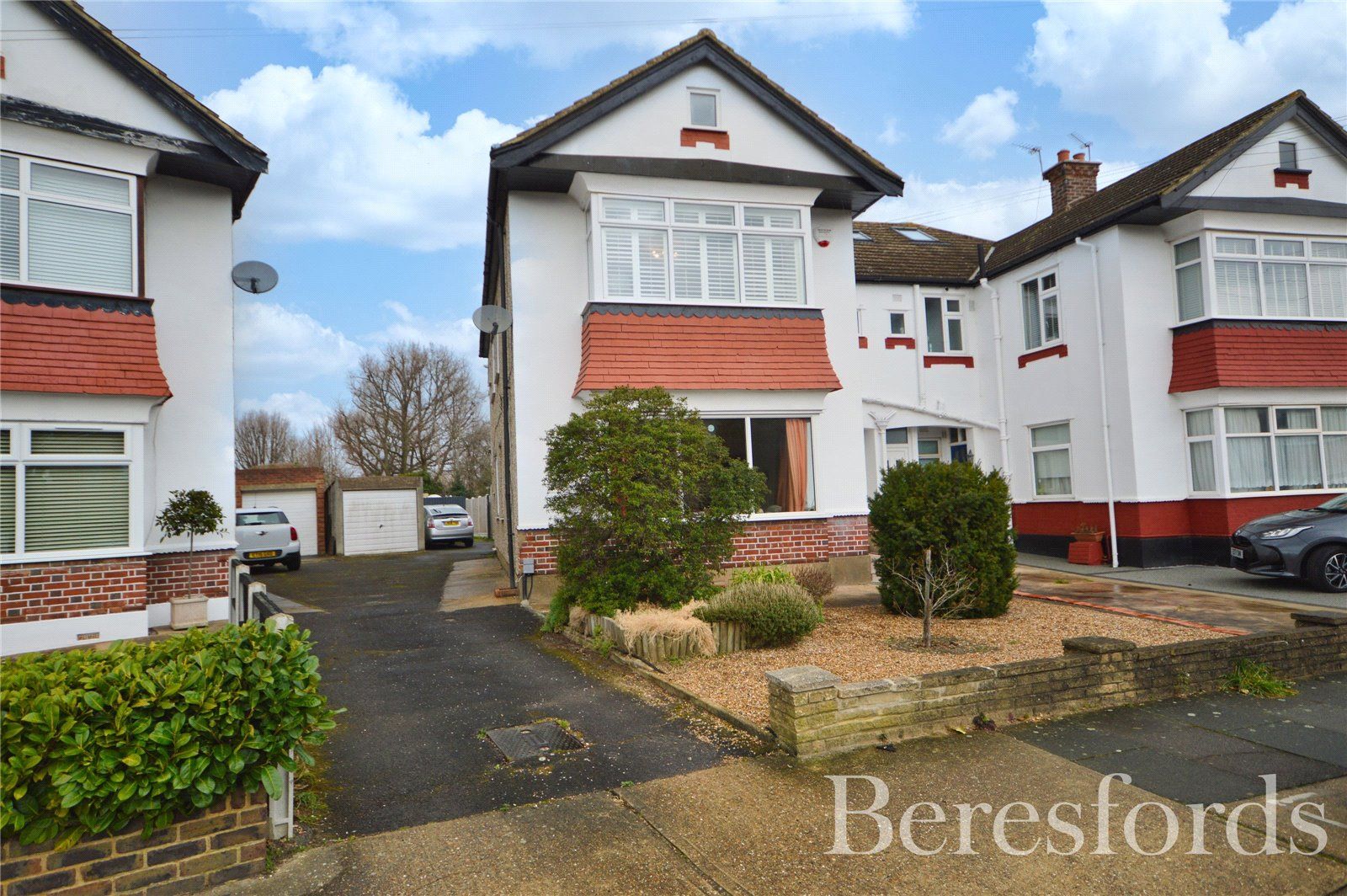 2 bed maisonette for sale in Tudor Drive, Gidea Park RM2 - Zoopla