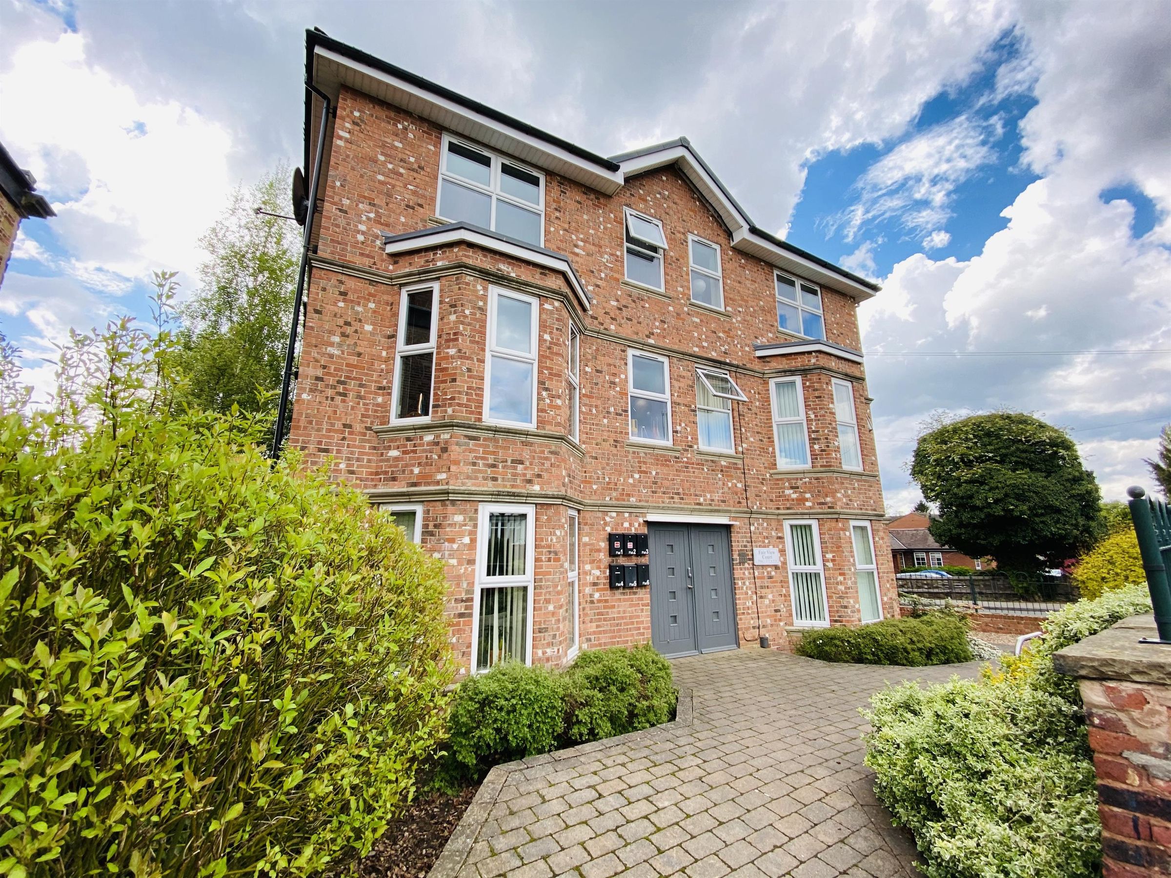 2 bed flat for sale in Carleton Road, Pontefract WF8 - Zoopla