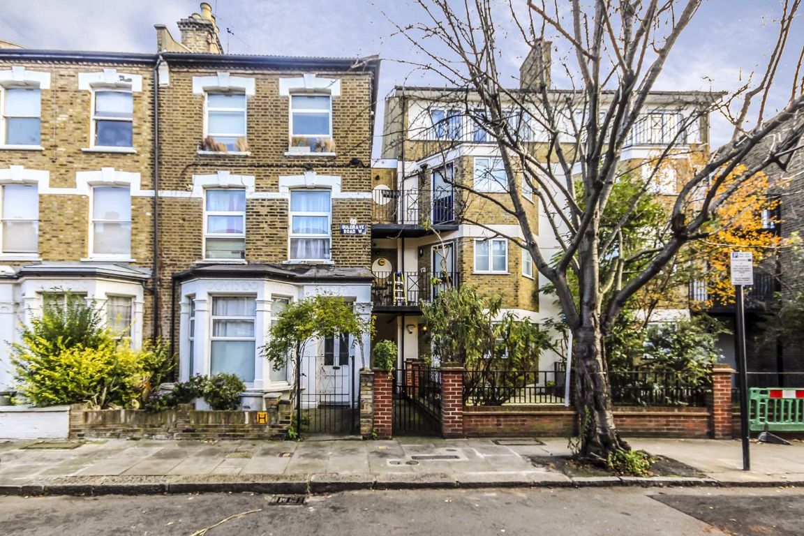 2 bed flat to rent in Sulgrave Road, London W6 - Zoopla