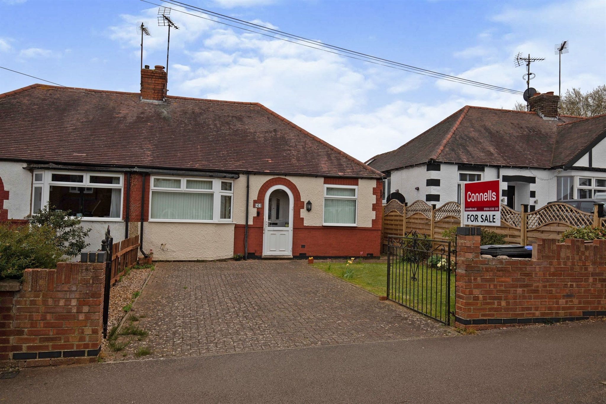 2 Bed Semi Detached Bungalow For Sale In Friars Crescent Northampton