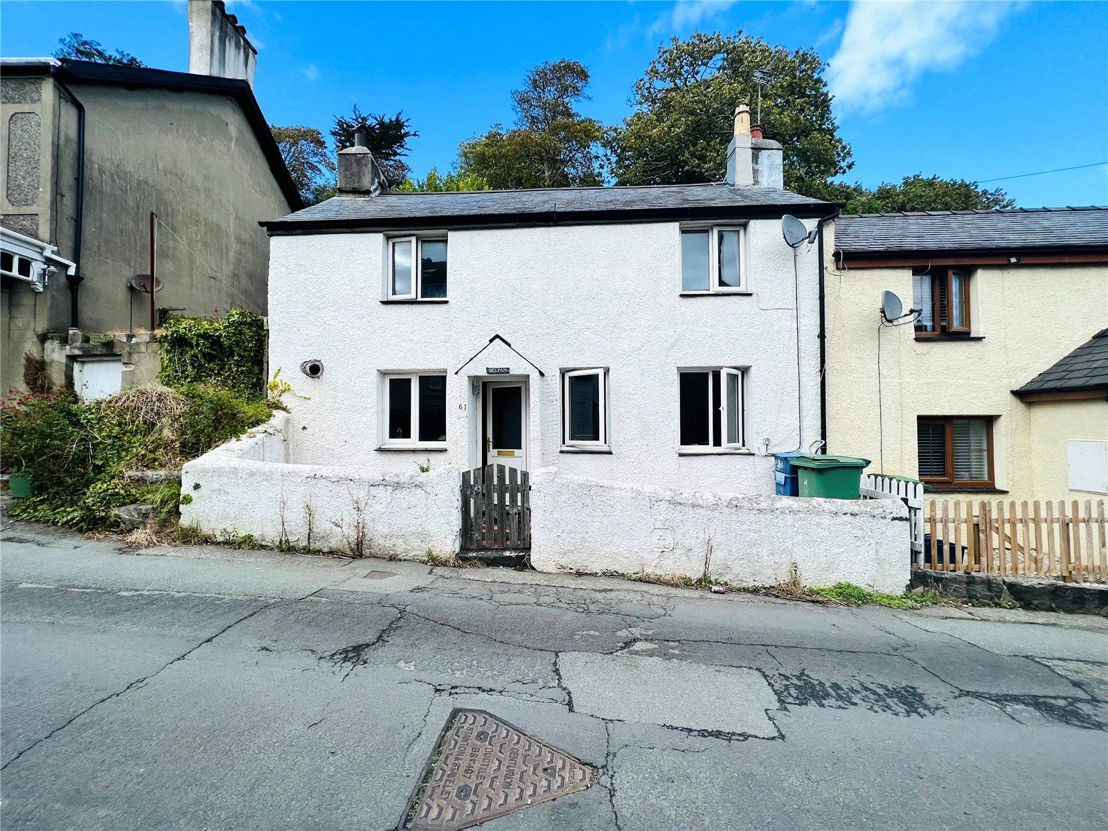 2 Bed End Terrace House For Sale In Penlon Llyn Pwllheli Lleyn Street