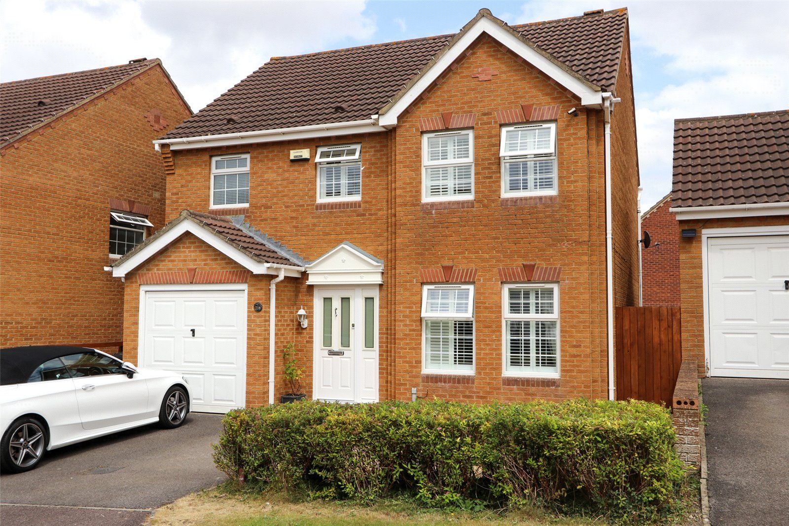 4 Bed Detached House For Sale In Juniper Way Bradley Stoke Bristol