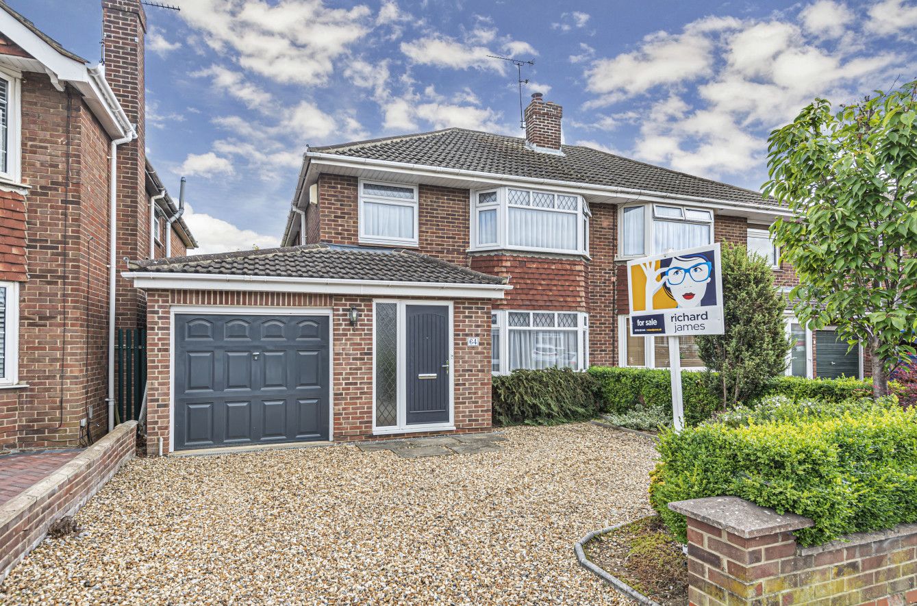 3 Bed Semi Detached House For Sale In Grange Drive Stratton Swindon