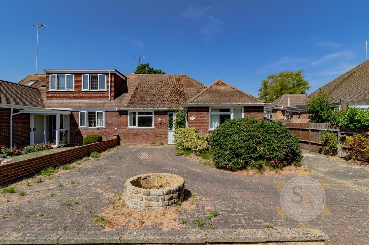 3 bed bungalow for sale in Wentworth Crescent, Ash Vale, Aldershot GU12 ...