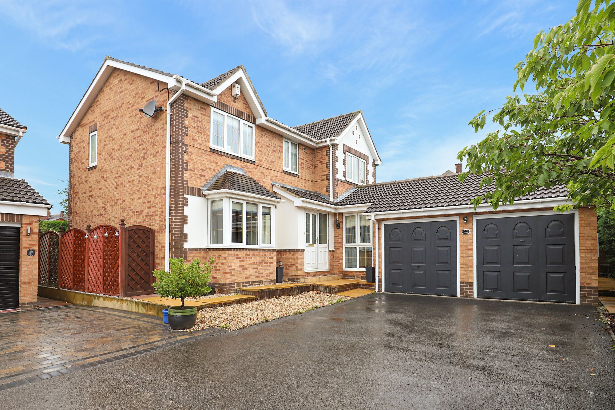 4 bed detached house for sale in Farm View Gardens, Hackenthorpe S12 ...