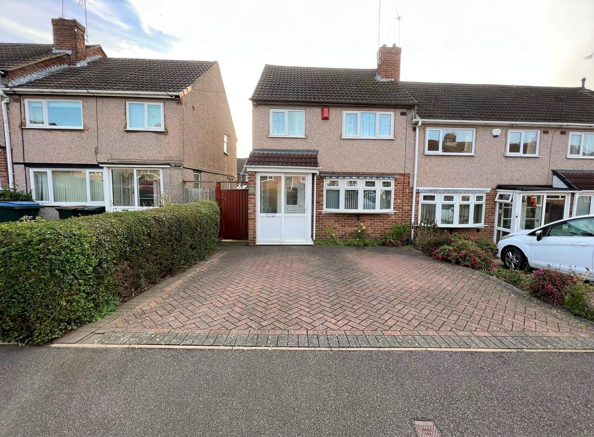 3 bed end terrace house for sale in Aldbury Rise, Allesley Park ...