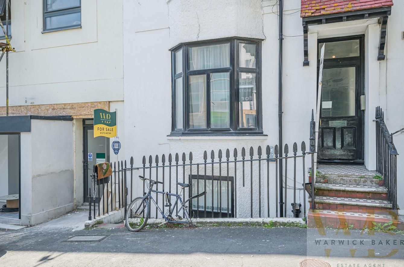 2 bed flat for sale in 3, Queen Square, Brighton BN1 - Zoopla