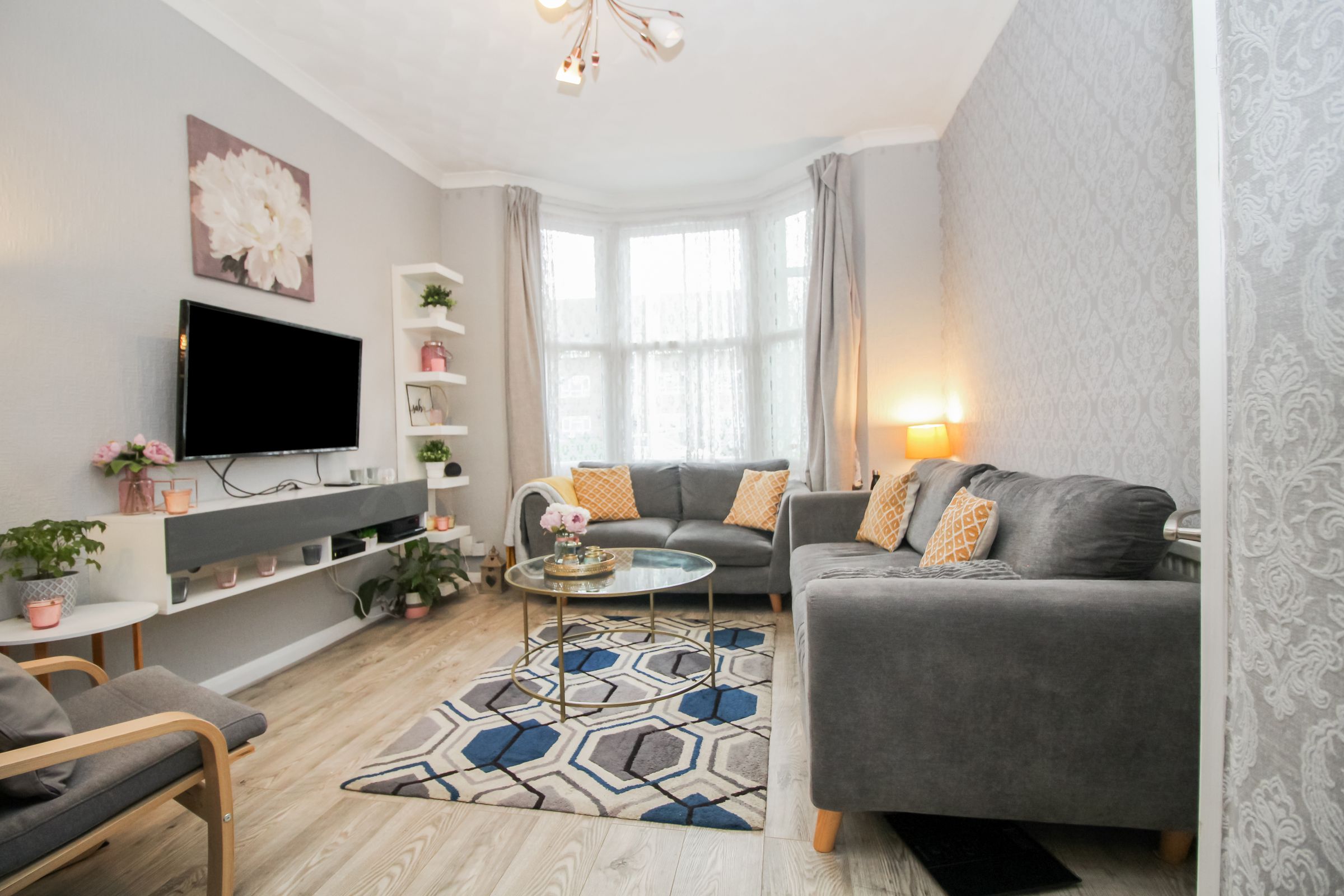 3 bed terraced house to rent in Whalebone Lane South RM8 - Zoopla