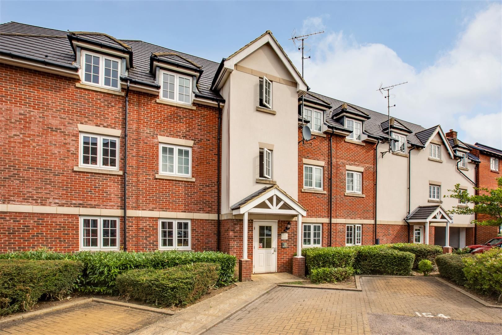 1 bed flat for sale in Grange Drive, High Wycombe, Private Patio Area ...
