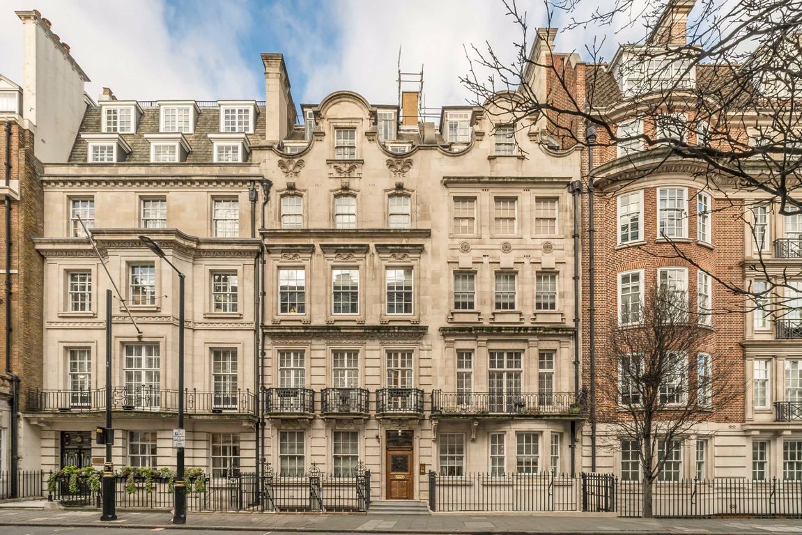 3 bed flat for sale in Upper Brook Street, London W1K - Zoopla