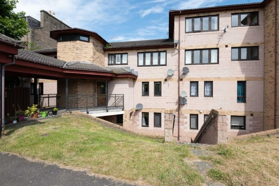 2 bed flat to rent in Benvie Road, Lochee East, Dundee DD2 - Zoopla