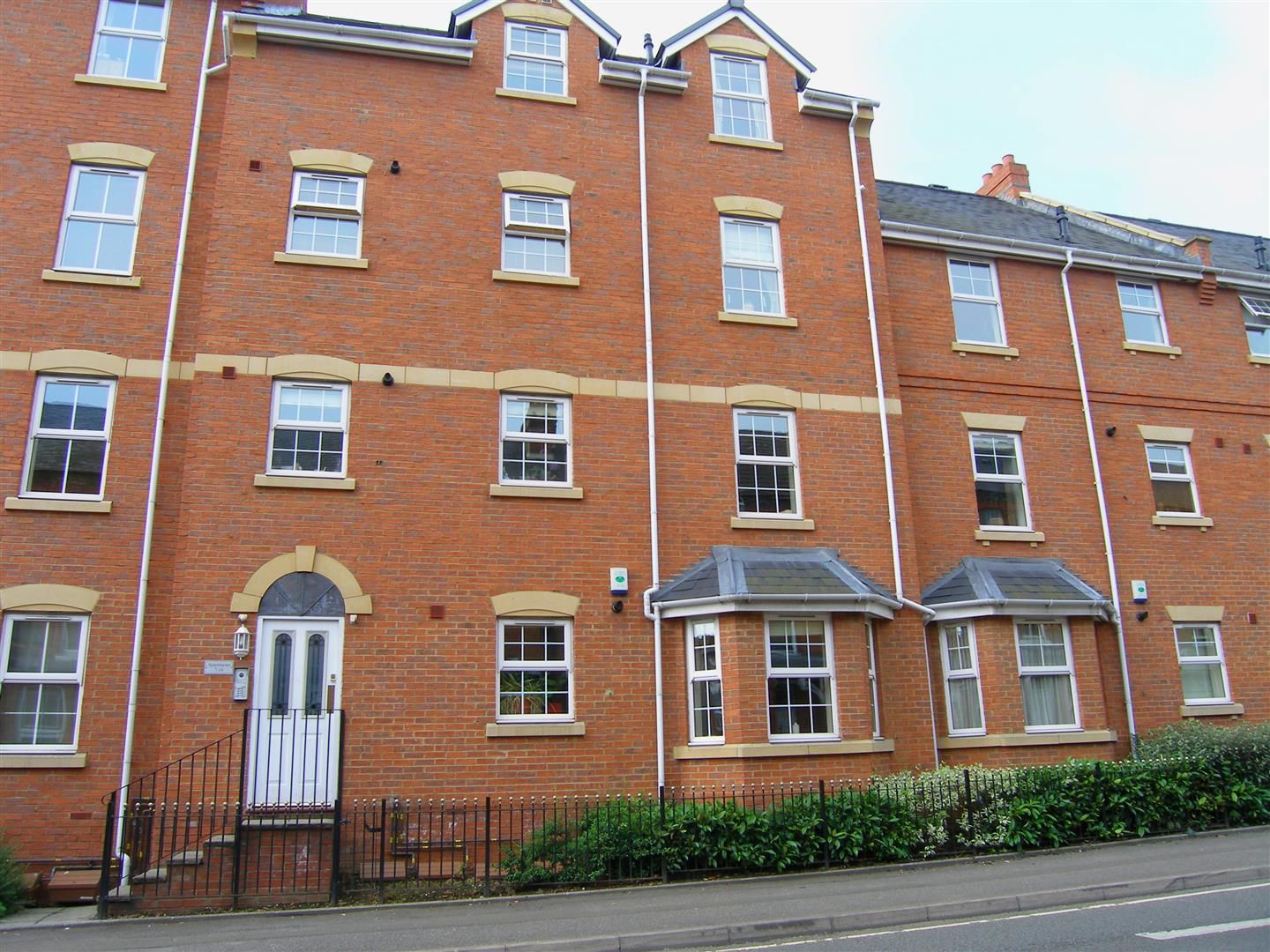 2 Bed Flat To Rent In Marlborough House Marlborough Road Banbury Ox16