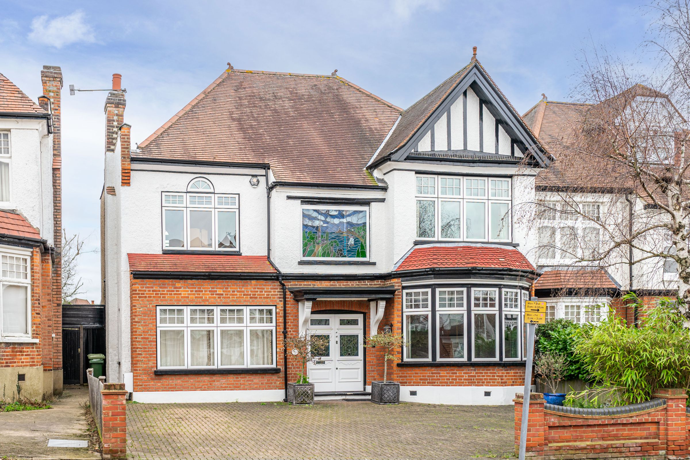 5 Bed Semi Detached House For Sale In Monkhams Drive Woodford Green