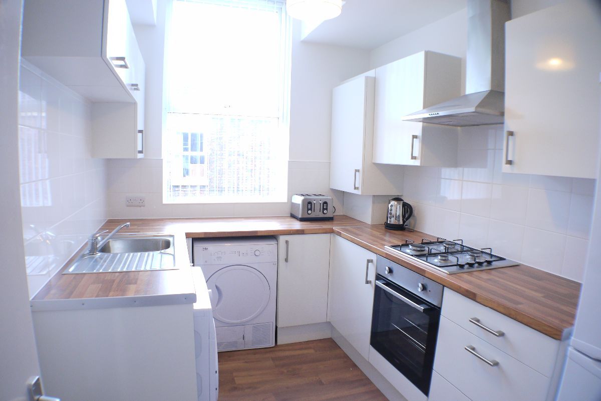 Room to rent in Grove Street, Liverpool L15 - Zoopla