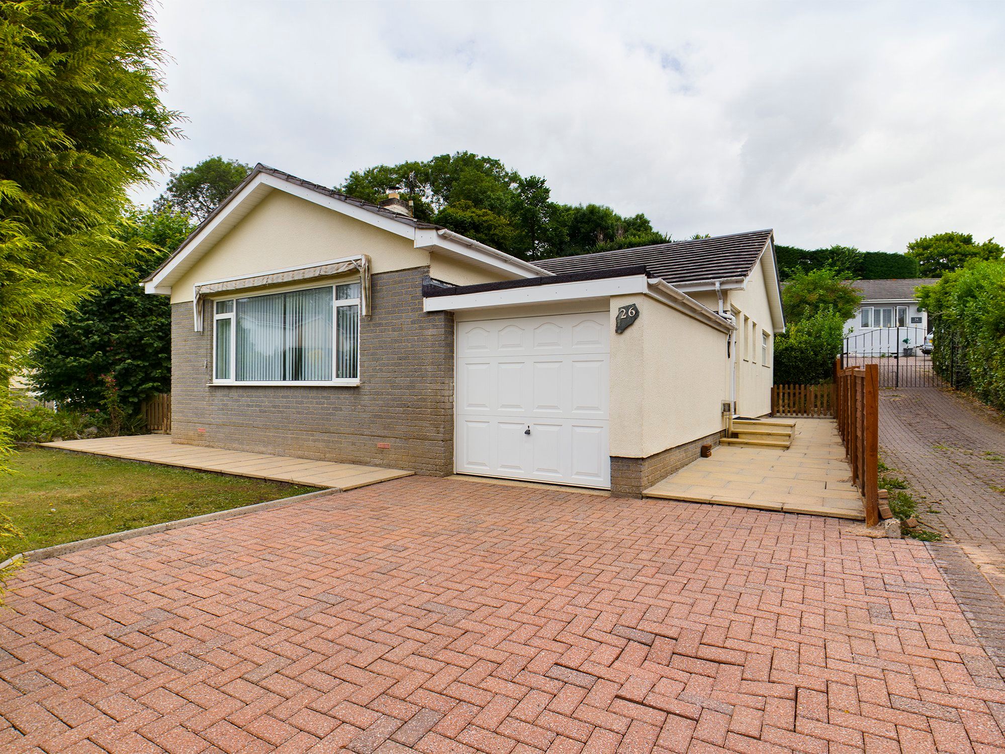 3 Bed Detached Bungalow For Sale In Tor Gardens Ogwell Newton Abbot