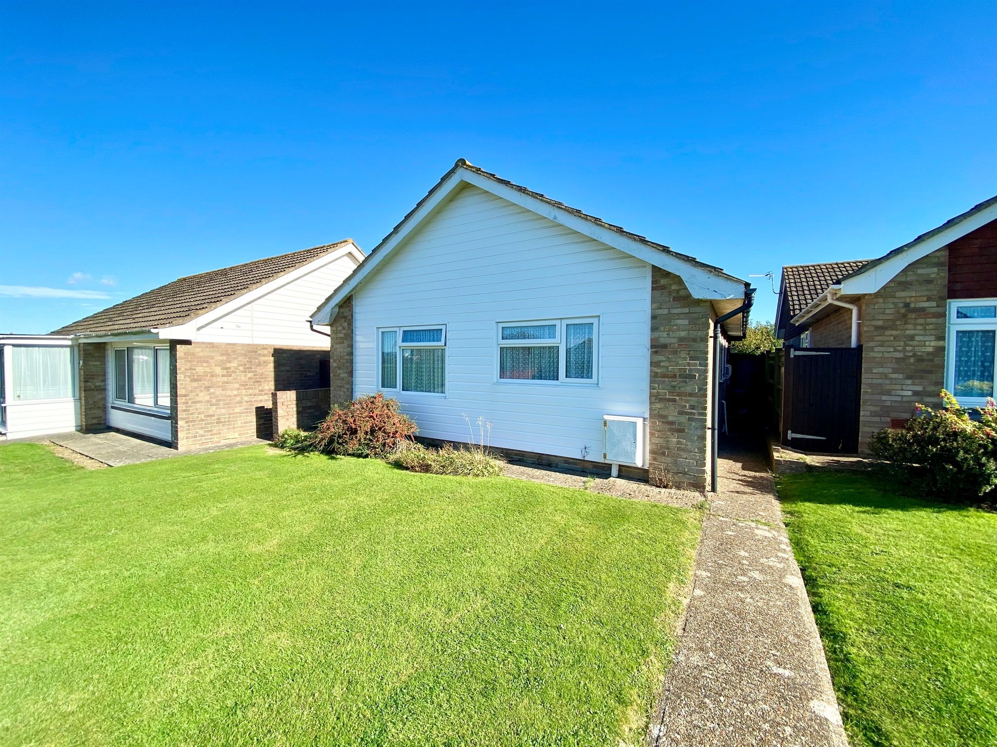 2 Bed Detached Bungalow For Sale In Seven Sisters Road Willingdon