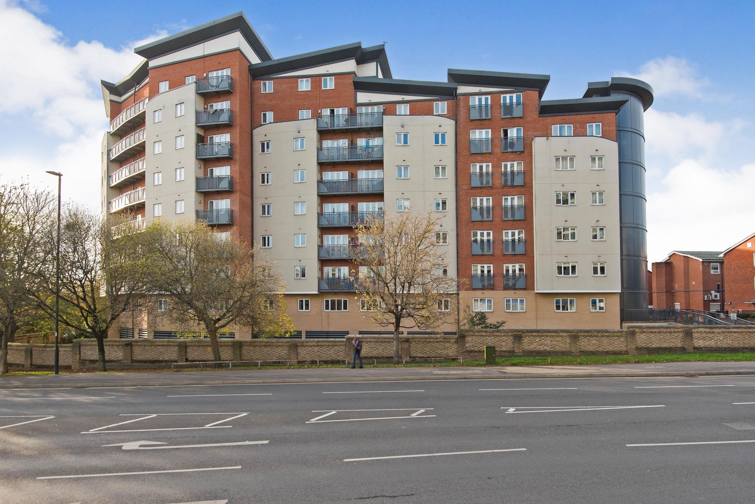 2 bed flat for sale in Aspects Court, Slough SL1 - Zoopla
