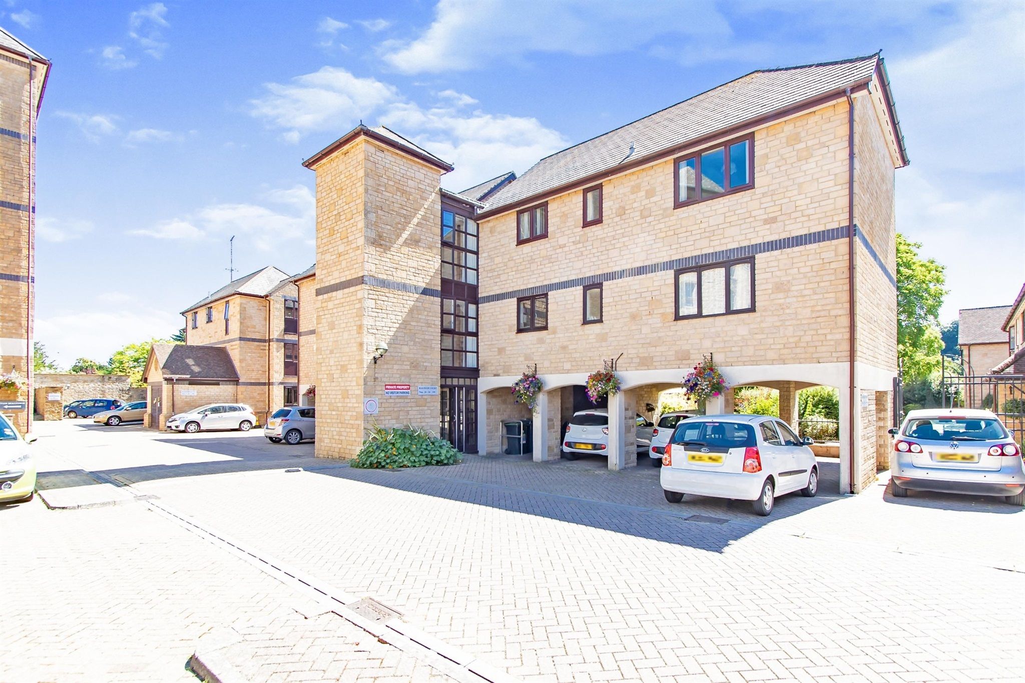 2 bed flat for sale in Long Street, Sherborne DT9 - Zoopla